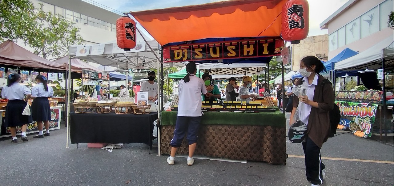 プーケット・インディ・マーケット ( Phuket Indy Market @ LIMELIGHT AVENUE ) / プーケットタウンの ...